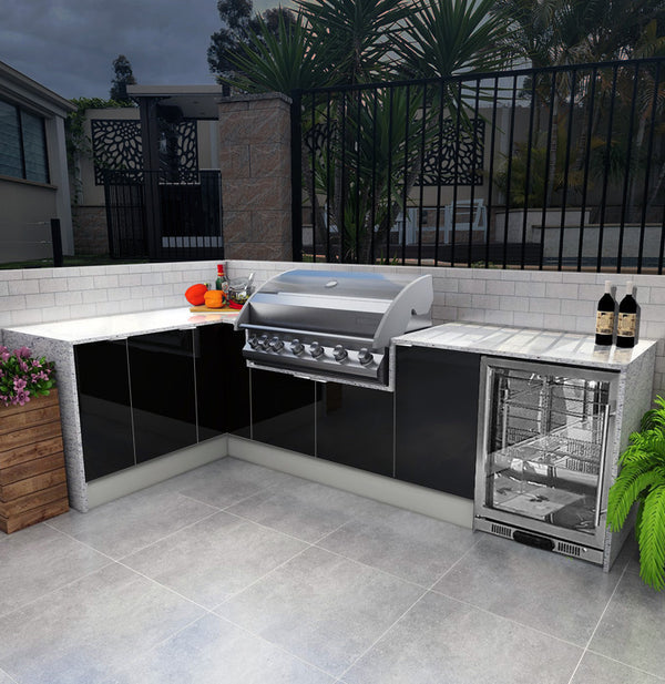 Weatherproof Outdoor Kitchens